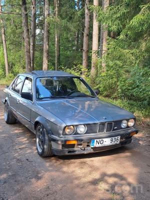 Grey BMW 316 1987 in Preili, with an engine capacity of 2.50 L and mileage of 264 thousand km for 5300 €, photo 3 on AUTOMOTO.COM.LV