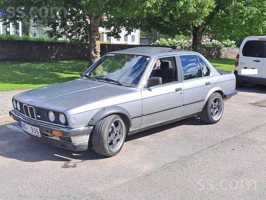 Grey BMW 316 1987 in Preili, with an engine capacity of 2.50 L and mileage of 264 thousand km for 5300 €, photo 5 on AUTOMOTO.COM.LV