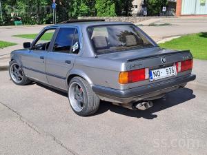 Grey BMW 316 1987 in Preili, with an engine capacity of 2.50 L and mileage of 264 thousand km for 5300 €, photo 6 on AUTOMOTO.COM.LV