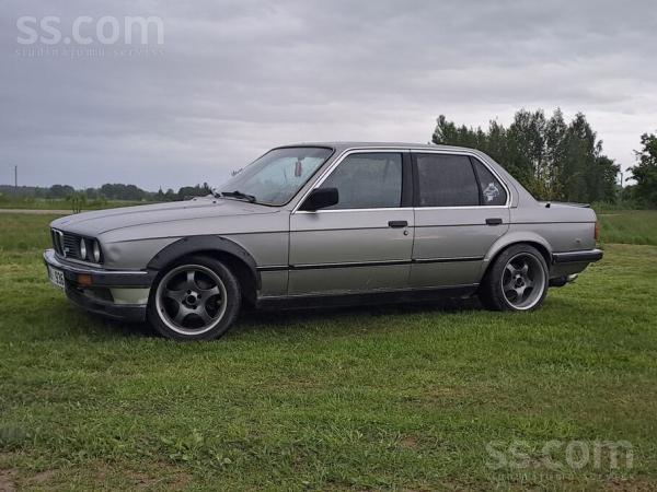 Pelēks BMW 316 1987 Preiļi, ar dzinēja tilpumu 2.50 L un nobraukumu 264 tūkst. km par 5900 €, foto 1 vietnē AUTOMOTO.COM.LV