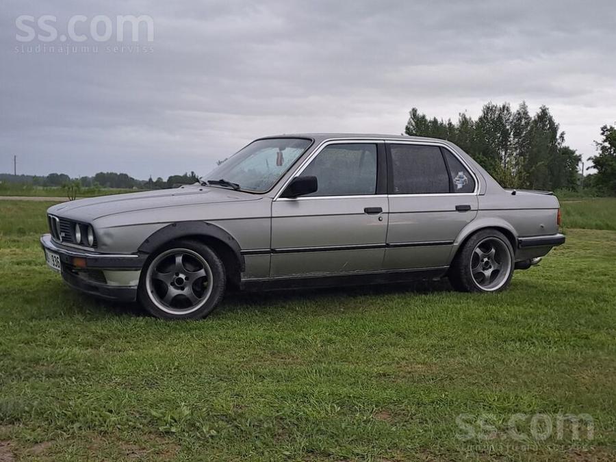 Pelēks BMW 316 1987 Preiļi, ar dzinēja tilpumu 2.50 L un nobraukumu 264 tūkst. km par 5900 €, foto 1 vietnē AUTOMOTO.COM.LV