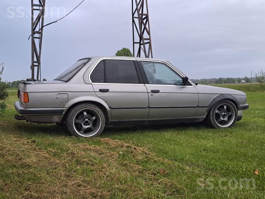 Pelēks BMW 316 1987 Preiļi, ar dzinēja tilpumu 2.50 L un nobraukumu 264 tūkst. km par 5900 €, foto 6 vietnē AUTOMOTO.COM.LV