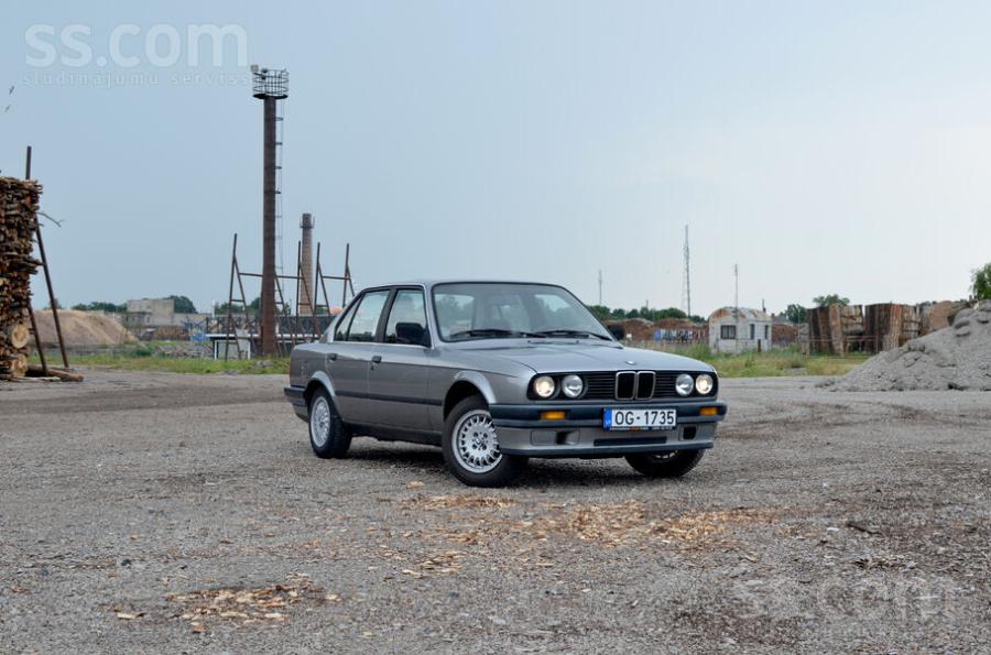 Pelēks BMW 316 1988 Rīga, ar dzinēja tilpumu 1.60 L un nobraukumu 126 tūkst. km par 7800 €, foto 1 vietnē AUTOMOTO.COM.LV