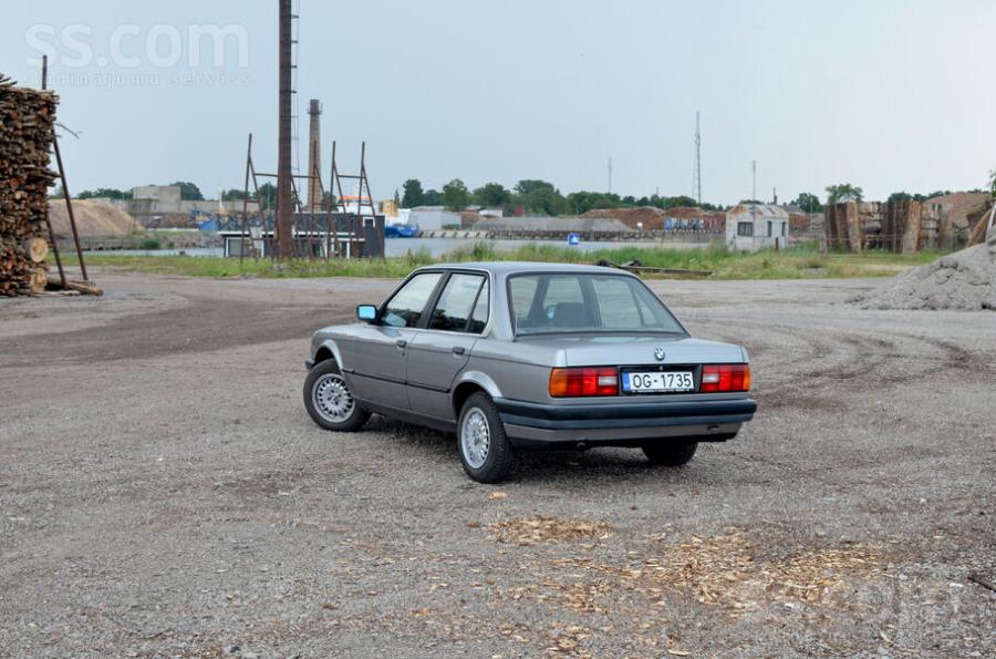 Pelēks BMW 316 1988 Rīga, ar dzinēja tilpumu 1.60 L un nobraukumu 126 tūkst. km par 7800 €, foto 4 vietnē AUTOMOTO.COM.LV