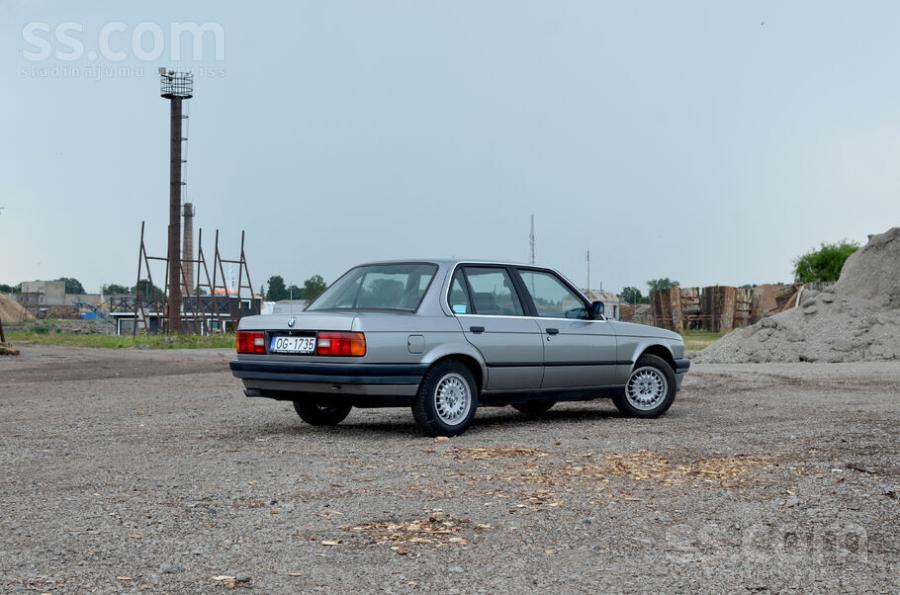 Pelēks BMW 316 1988 Rīga, ar dzinēja tilpumu 1.60 L un nobraukumu 126 tūkst. km par 7800 €, foto 5 vietnē AUTOMOTO.COM.LV