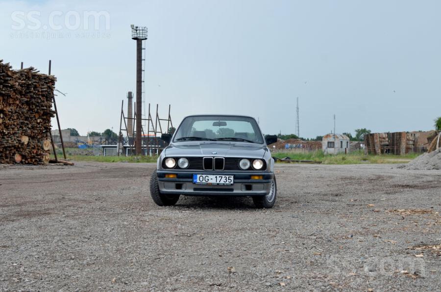 Pelēks BMW 316 1988 Rīga, ar dzinēja tilpumu 1.60 L un nobraukumu 126 tūkst. km par 7800 €, foto 6 vietnē AUTOMOTO.COM.LV