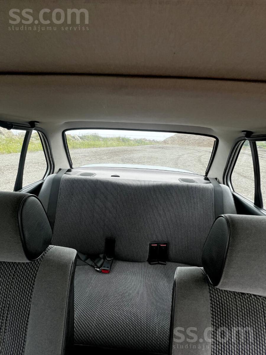 Pelēks BMW 316 1988 Rīga, ar dzinēja tilpumu 1.60 L un nobraukumu 126 tūkst. km par 7800 €, foto 13 vietnē AUTOMOTO.COM.LV