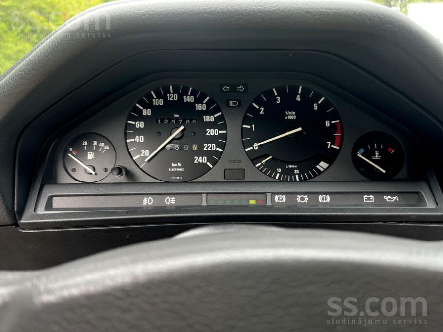 Pelēks BMW 316 1988 Rīga, ar dzinēja tilpumu 1.60 L un nobraukumu 126 tūkst. km par 7800 €, foto 14 vietnē AUTOMOTO.COM.LV
