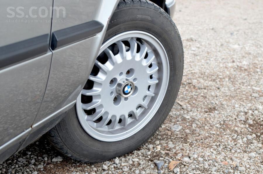 Pelēks BMW 316 1988 Rīga, ar dzinēja tilpumu 1.60 L un nobraukumu 126 tūkst. km par 7800 €, foto 15 vietnē AUTOMOTO.COM.LV