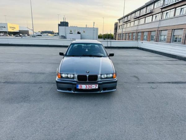 Pelēks BMW 316 1995 Rīga, ar dzinēja tilpumu 1.60 L un nobraukumu 205 tūkst. km par 4100 €, foto 2 vietnē AUTOMOTO.COM.LV
