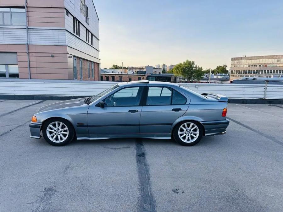 Pelēks BMW 316 1995 Rīga, ar dzinēja tilpumu 1.60 L un nobraukumu 205 tūkst. km par 4100 €, foto 5 vietnē AUTOMOTO.COM.LV