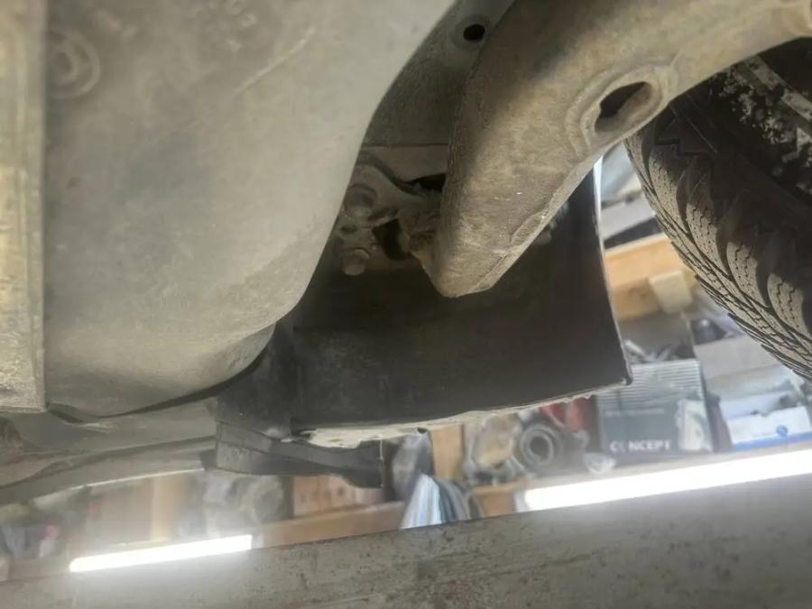 Pelēks BMW 316 1995 Rīga, ar dzinēja tilpumu 1.60 L un nobraukumu 205 tūkst. km par 4100 €, foto 17 vietnē AUTOMOTO.COM.LV