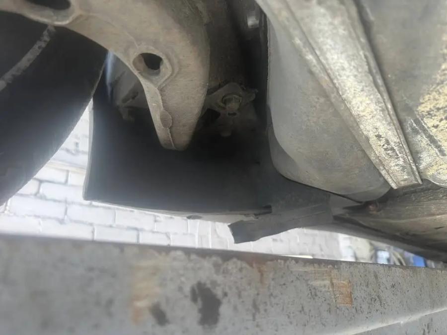 Pelēks BMW 316 1995 Rīga, ar dzinēja tilpumu 1.60 L un nobraukumu 205 tūkst. km par 4100 €, foto 18 vietnē AUTOMOTO.COM.LV