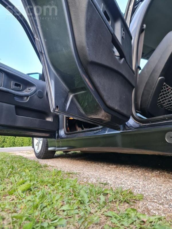 Grey BMW 316 1998 in Riga, with an engine capacity of 1.60 L and mileage of 312 thousand km for 4990 €, photo 6 on AUTOMOTO.COM.LV