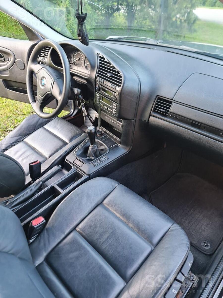 Grey BMW 316 1998 in Riga, with an engine capacity of 1.60 L and mileage of 312 thousand km for 4990 €, photo 10 on AUTOMOTO.COM.LV