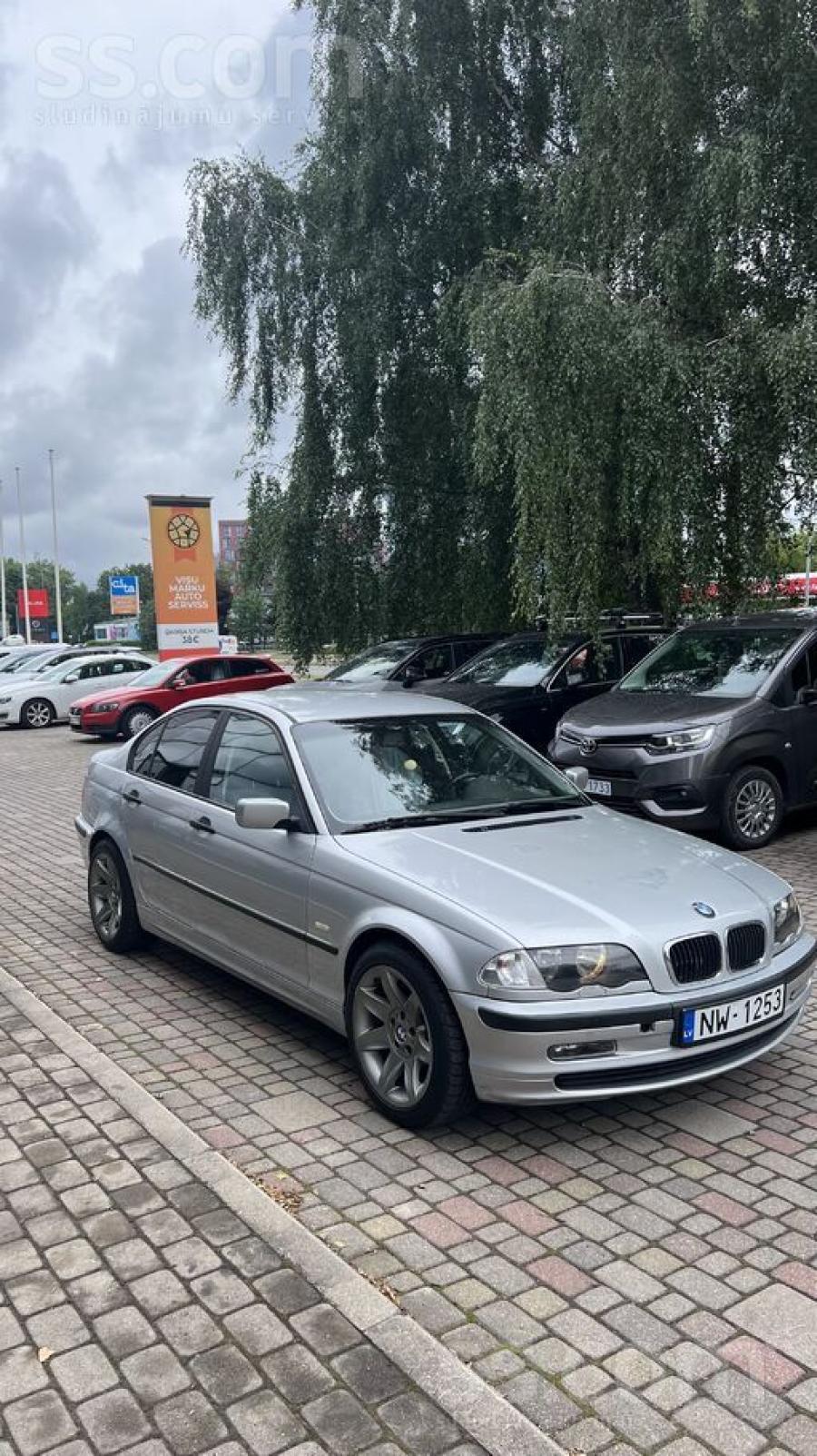 Grey BMW 316 2000 in Riga, with an engine capacity of 1.60 L and mileage of 268 thousand km for 1500 €, photo 3 on AUTOMOTO.COM.LV