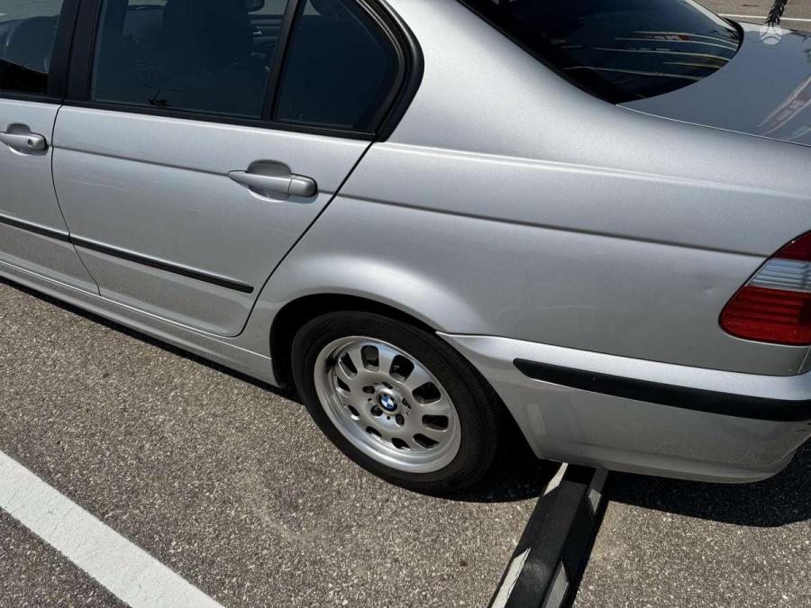 Pelēks BMW 316 2003 Viļņa, ar dzinēja tilpumu 1.80 L un nobraukumu 126 tūkst. km par 2900 €, foto 14 vietnē AUTOMOTO.COM.LV