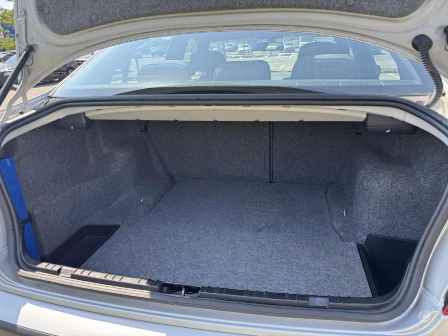 Pelēks BMW 316 2003 Viļņa, ar dzinēja tilpumu 1.80 L un nobraukumu 126 tūkst. km par 2900 €, foto 54 vietnē AUTOMOTO.COM.LV