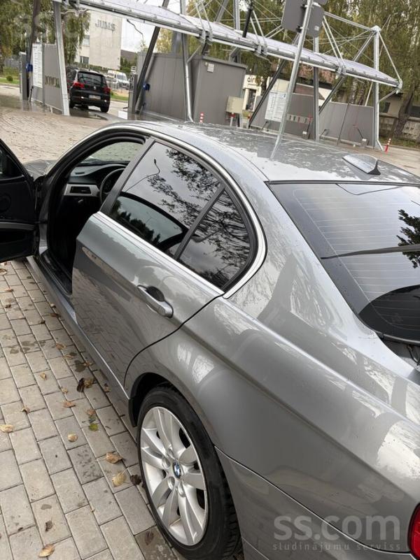 Grey BMW 316 2010 in Riga, with an engine capacity of 2.00 L and mileage of 338 thousand km for 4100 €, photo 4 on AUTOMOTO.COM.LV
