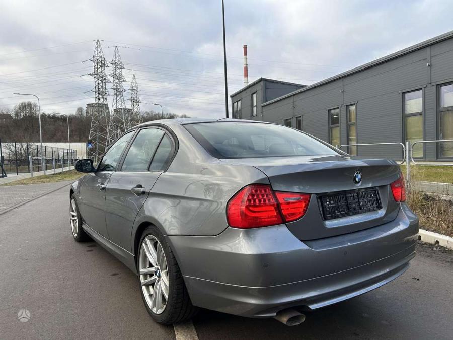 Grey BMW 316 2011 in Vilnius, with an engine capacity of 2.00 L and mileage of 341 thousand km for 4499 €, photo 4 on AUTOMOTO.COM.LV