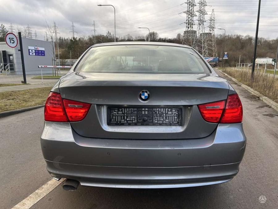 Grey BMW 316 2011 in Vilnius, with an engine capacity of 2.00 L and mileage of 341 thousand km for 4499 €, photo 5 on AUTOMOTO.COM.LV