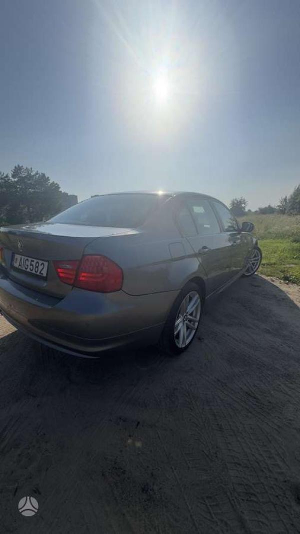 Grey BMW 316 2011 in Vilnius, with an engine capacity of 2.00 L and mileage of 349 thousand km for 3250 €, photo 7 on AUTOMOTO.COM.LV