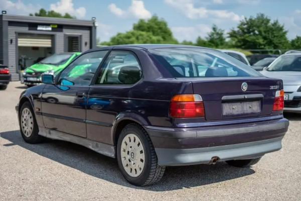 BMW 316 1995 in Liepaja, with an engine capacity of 1.60 L and mileage of 112 thousand km for 1950 €, photo 2 on AUTOMOTO.COM.LV