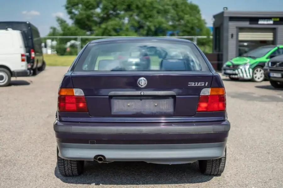 BMW 316 1995 Liepāja, ar dzinēja tilpumu 1.60 L un nobraukumu 112 tūkst. km par 1950 €, foto 4 vietnē AUTOMOTO.COM.LV