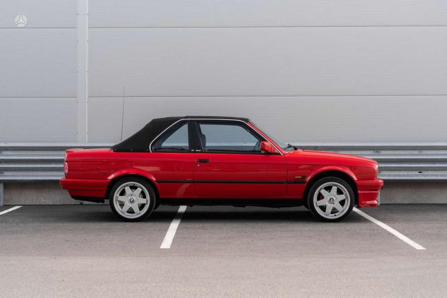 Sarkans BMW 316 1989 Tallina, ar dzinēja tilpumu 1.60 L un nobraukumu 221 tūkst. km par 15900 €, foto 5 vietnē AUTOMOTO.COM.LV