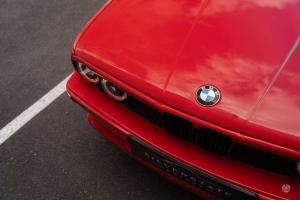 Sarkans BMW 316 1989 Tallina, ar dzinēja tilpumu 1.60 L un nobraukumu 221 tūkst. km par 15900 €, foto 15 vietnē AUTOMOTO.COM.LV