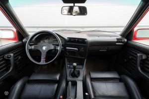 Sarkans BMW 316 1989 Tallina, ar dzinēja tilpumu 1.60 L un nobraukumu 221 tūkst. km par 15900 €, foto 17 vietnē AUTOMOTO.COM.LV