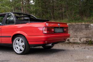 Sarkans BMW 316 1989 Tallina, ar dzinēja tilpumu 1.60 L un nobraukumu 221 tūkst. km par 15900 €, foto 38 vietnē AUTOMOTO.COM.LV