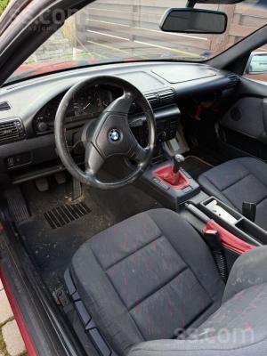 Sarkans BMW 316 1997 Rīga, ar dzinēja tilpumu 1.60 L un nobraukumu 370 tūkst. km par 1300 €, foto 5 vietnē AUTOMOTO.COM.LV