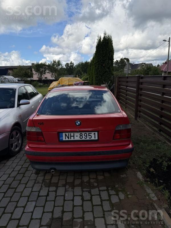 Red BMW 316 1997 in Riga, with an engine capacity of 1.60 L and mileage of 370 thousand km for 1300 €, photo 5 on AUTOMOTO.COM.LV