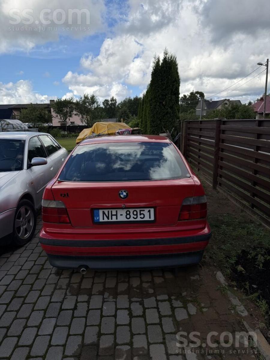 Sarkans BMW 316 1997 Rīga, ar dzinēja tilpumu 1.60 L un nobraukumu 370 tūkst. km par 1300 €, foto 6 vietnē AUTOMOTO.COM.LV