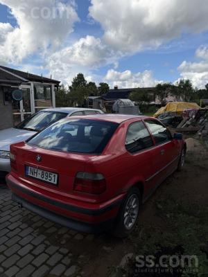 Sarkans BMW 316 1997 Rīga, ar dzinēja tilpumu 1.60 L un nobraukumu 370 tūkst. km par 1300 €, foto 7 vietnē AUTOMOTO.COM.LV