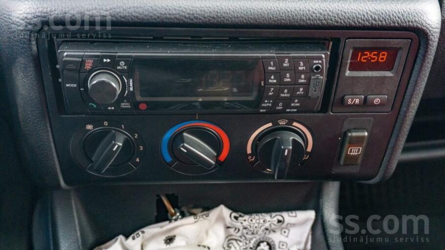 Sarkans BMW 316 1994 Rīga, ar dzinēja tilpumu 1.60 L un nobraukumu 99 tūkst. km par 1890 €, foto 16 vietnē AUTOMOTO.COM.LV