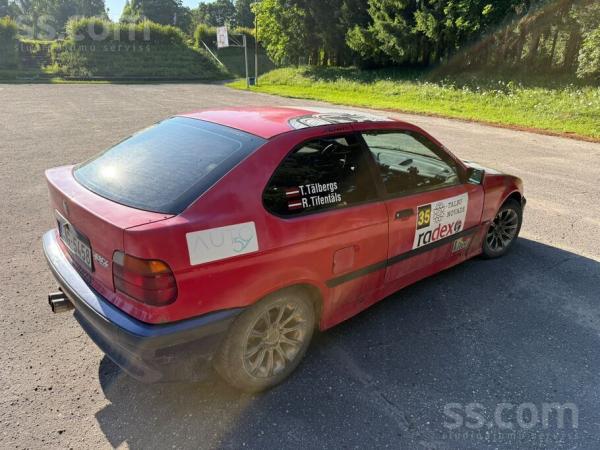 Red BMW 316 1994 in Talsi, with an engine capacity of 1.80 L and mileage of 390 thousand km for 2399 €, photo 4 on AUTOMOTO.COM.LV