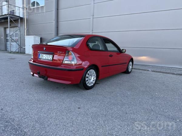 Red BMW 316 2002 in Valmiera, with an engine capacity of 1.80 L and mileage of 159 thousand km for 2600 €, photo 4 on AUTOMOTO.COM.LV