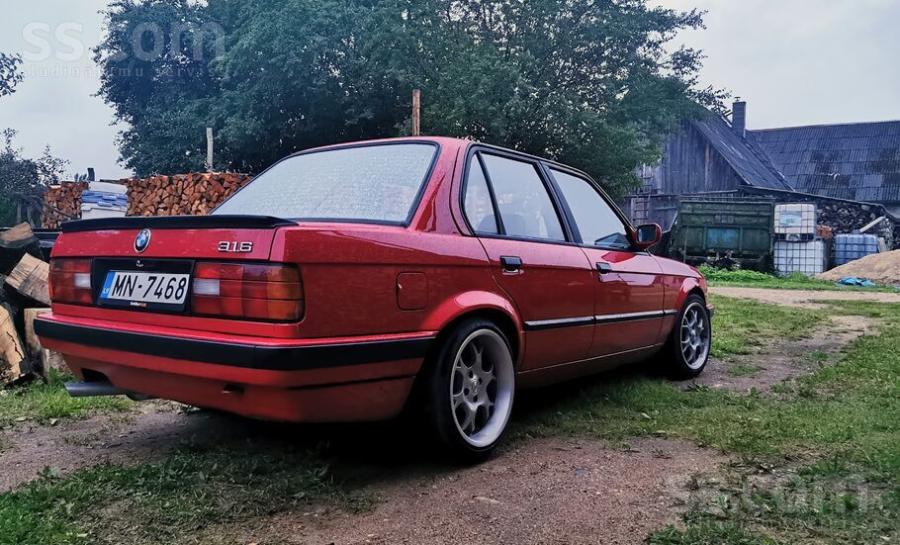 Sarkans BMW 316 1988 Valmiera, ar dzinēja tilpumu 2.80 L un nobraukumu 284 tūkst. km par 9800 €, foto 4 vietnē AUTOMOTO.COM.LV