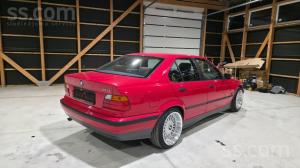Red BMW 316 1996 in Riga, with an engine capacity of 1.60 L and mileage of 123 thousand km for 6250 €, photo 5 on AUTOMOTO.COM.LV