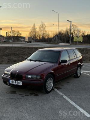 Sarkans BMW 316 1997 Kuldīga, ar dzinēja tilpumu 1.60 L un nobraukumu 174 tūkst. km par 1850 €, foto  vietnē AUTOMOTO.COM.LV