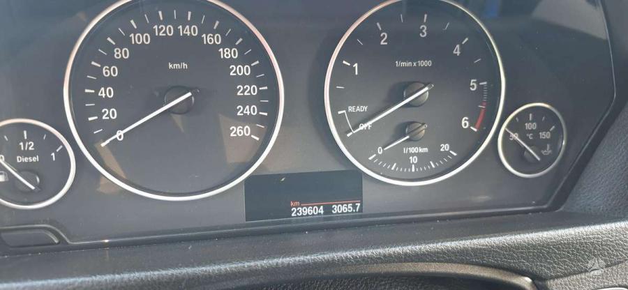 Red BMW 316 2015 in Svencionys, with an engine capacity of 2.00 L and mileage of 240 thousand km for 7900 €, photo 22 on AUTOMOTO.COM.LV