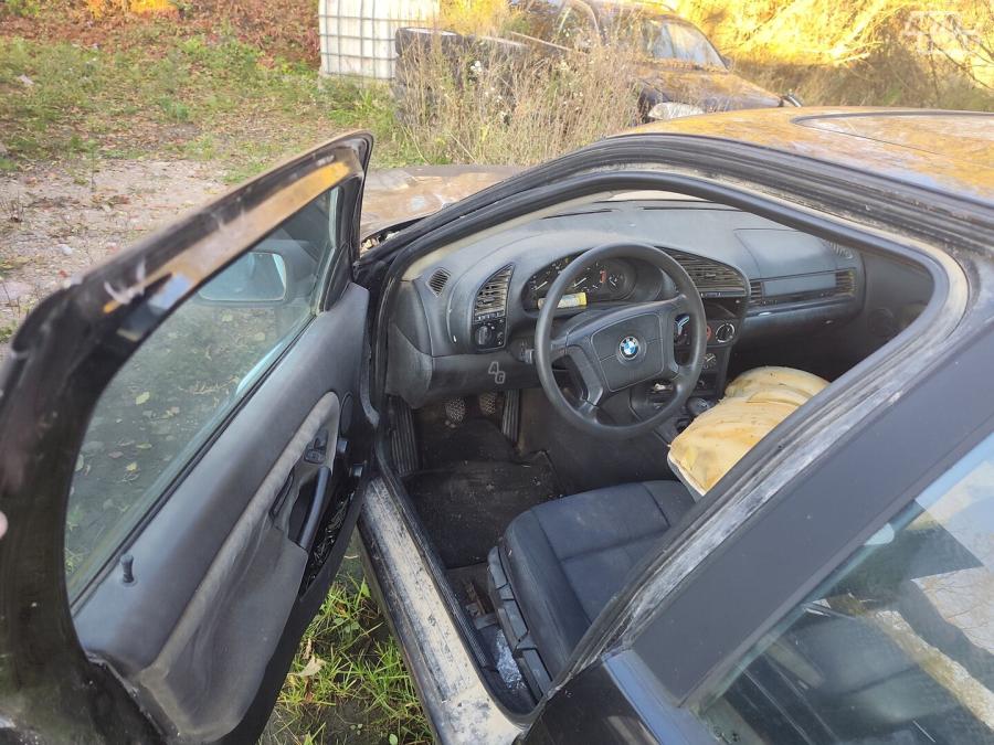 БМВ 316 1992 в Утена, объемом двигателя 1.60 л и пробегом 300 тыс. км за 550 €, фото 5 на AUTOMOTO.COM.LV