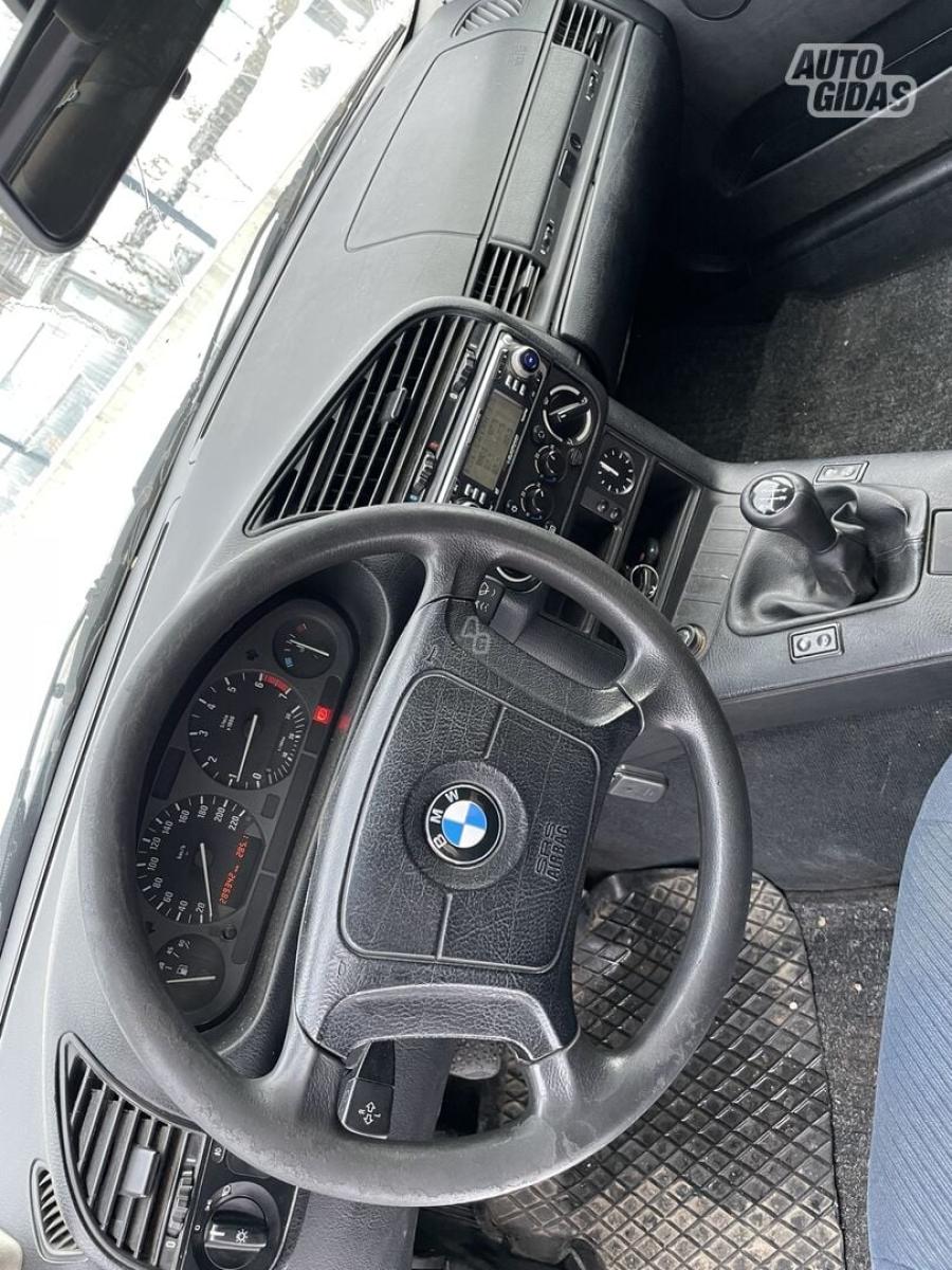 BMW 316 1995 Ukmergė, ar dzinēja tilpumu 1.60 L un nobraukumu 290 tūkst. km par 1450 €, foto 11 vietnē AUTOMOTO.COM.LV