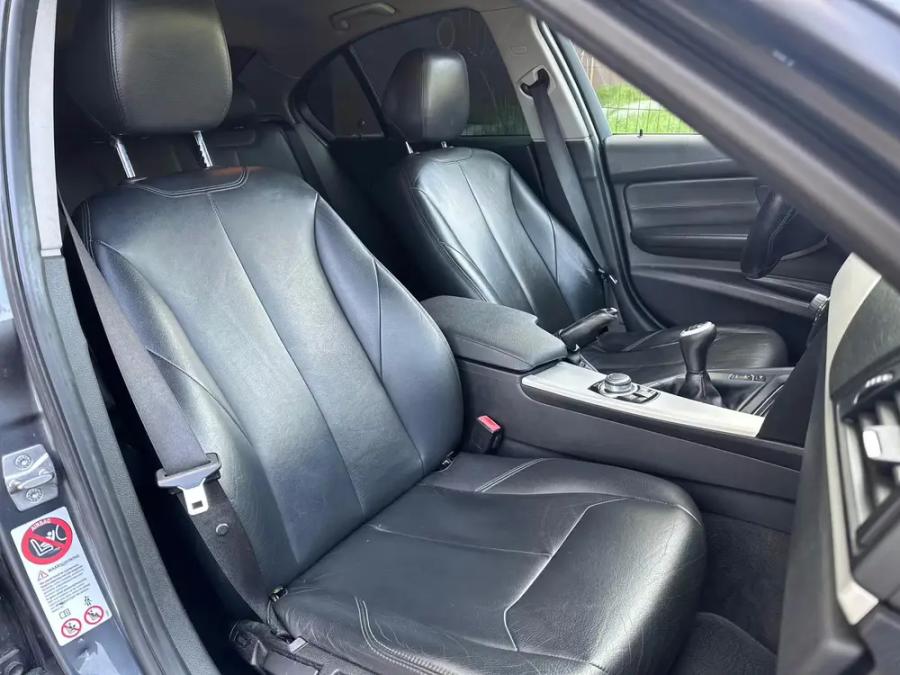 BMW 316 2013 in Riga, with an engine capacity of 2.00 L and mileage of 190 thousand km for 7800 €, photo 17 on AUTOMOTO.COM.LV