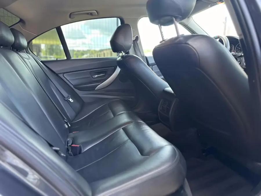BMW 316 2013 in Riga, with an engine capacity of 2.00 L and mileage of 190 thousand km for 7800 €, photo 18 on AUTOMOTO.COM.LV