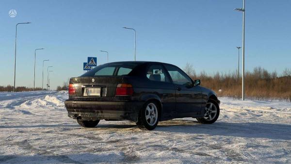 Violet BMW 316 1995 in Vilnius, with an engine capacity of 1.60 L and mileage of 376 thousand km for 1500 €, photo 6 on AUTOMOTO.COM.LV