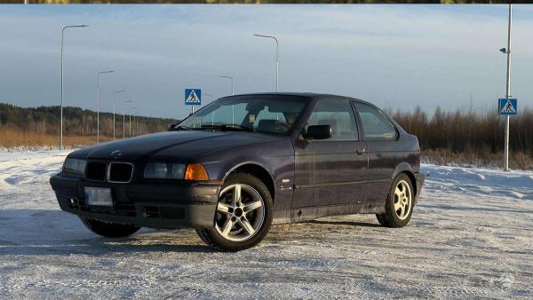 Violet BMW 316 1995 in Vilnius, with an engine capacity of 1.60 L and mileage of 376 thousand km for 1500 €, photo 7 on AUTOMOTO.COM.LV