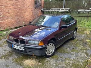 Violets BMW 316 1995 Marijampole, ar dzinēja tilpumu 1.60 L un nobraukumu 220 tūkst. km par 1200 €, foto  vietnē AUTOMOTO.COM.LV